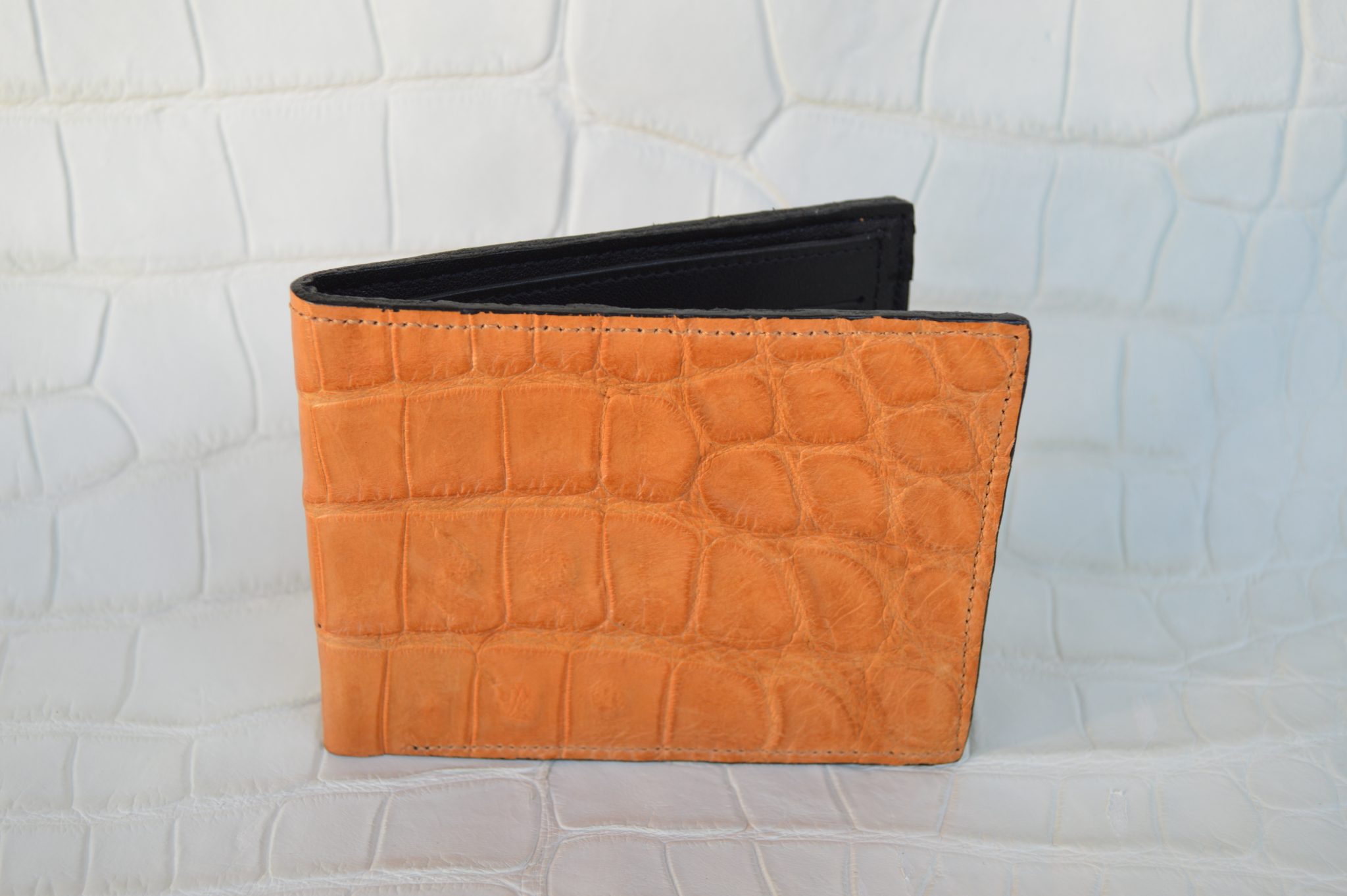 Genuine Alligator Leather Bi-Fold Wallet - Central Florida Trophy Hunts