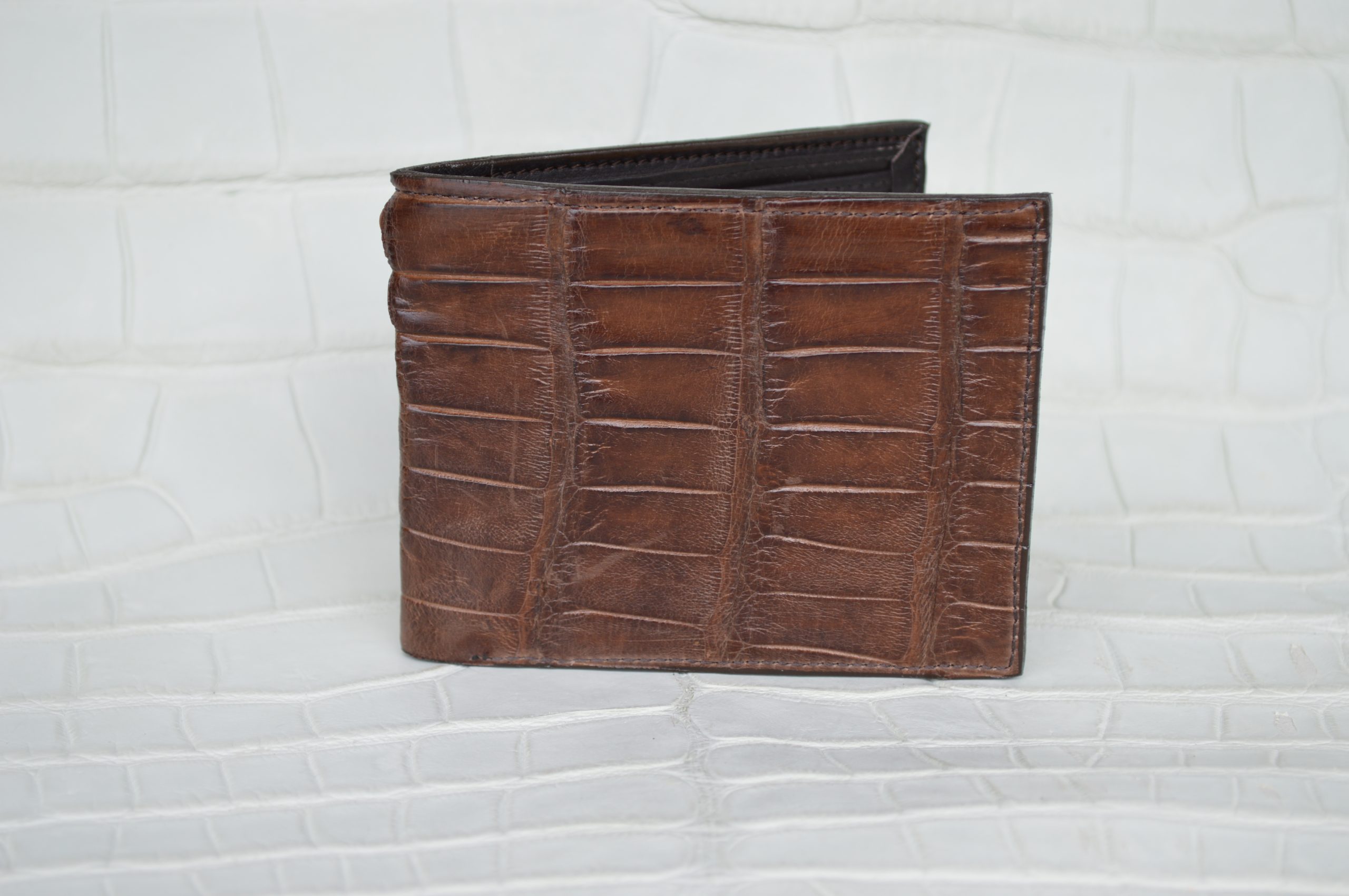 Genuine Alligator Leather Bi-Fold Wallet - Central Florida Trophy Hunts